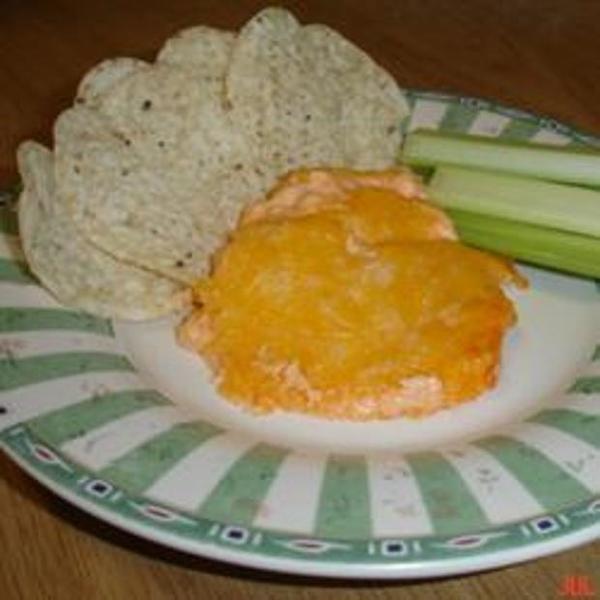 Monday Night Hot Wing Dip – Easy Salad Recipes